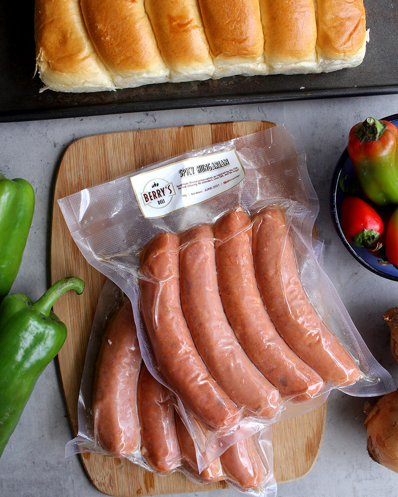 Hungarian Sausages (Cheesy or Spicy/4 pcs per pack) – The Seven Pantry