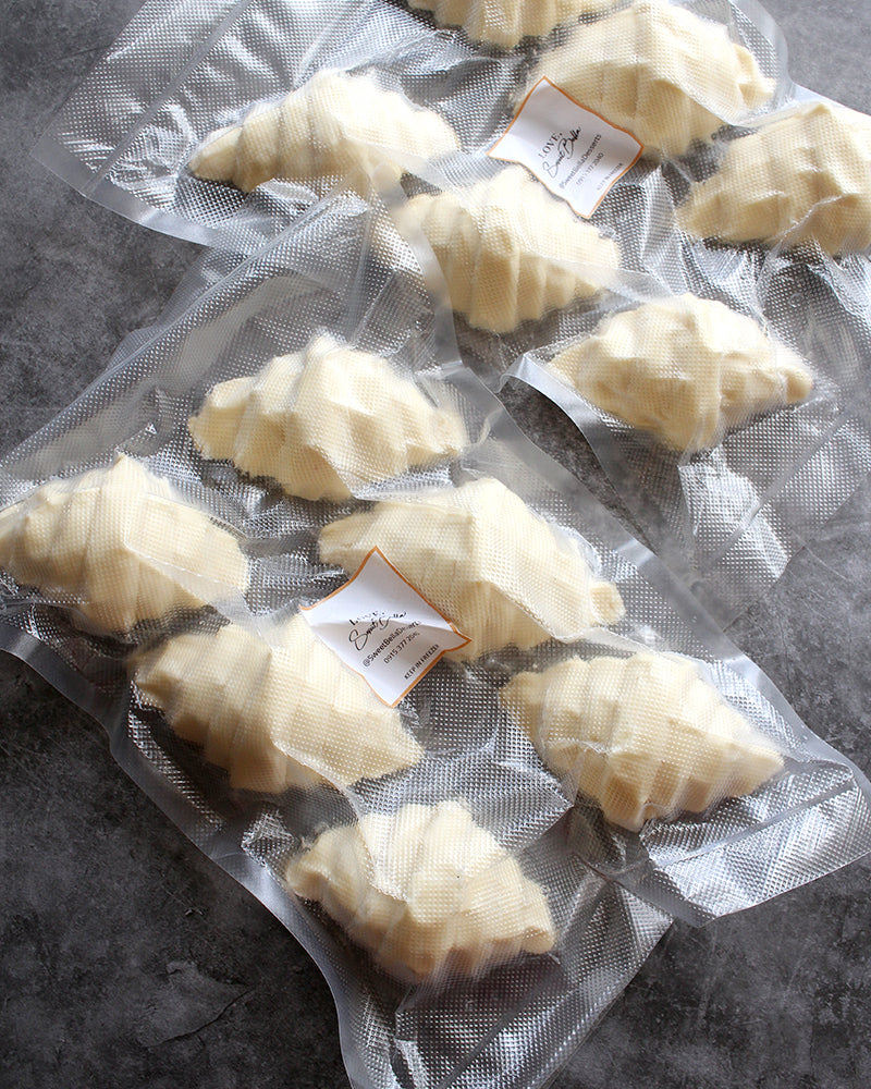 Ready-to-Bake Croissants (Frozen, Box of 12) – The Seven Pantry